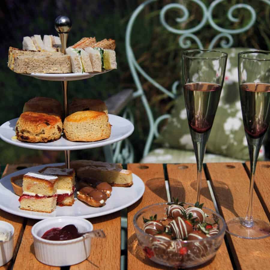 Appetite Catering brings the restaurant experience to your home.